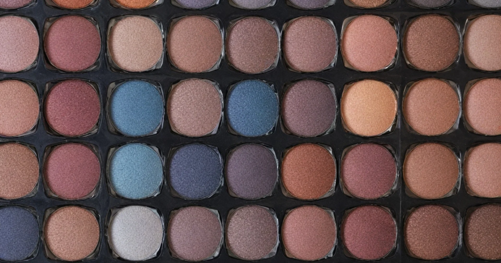 Palette luxury eyeshadow Charlotte Tilbury : l’élégance au bout des doigts